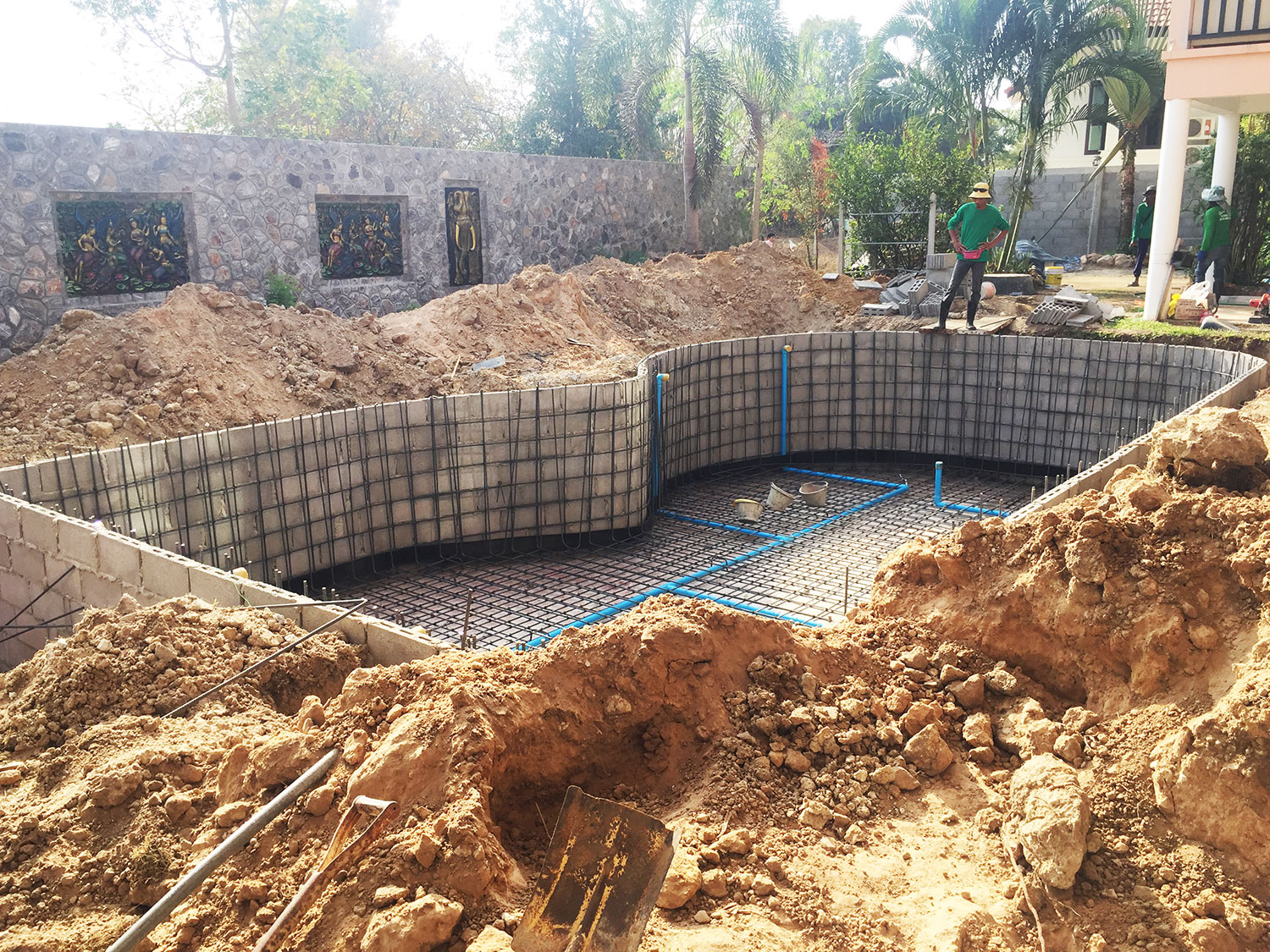 Custom Designed Pools and Pool Bars in Thailand - Thai Garden Design